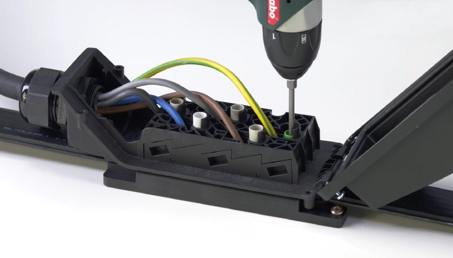 Decentralized Power Distribution for EV Chargers - Wieland Electric Inc.